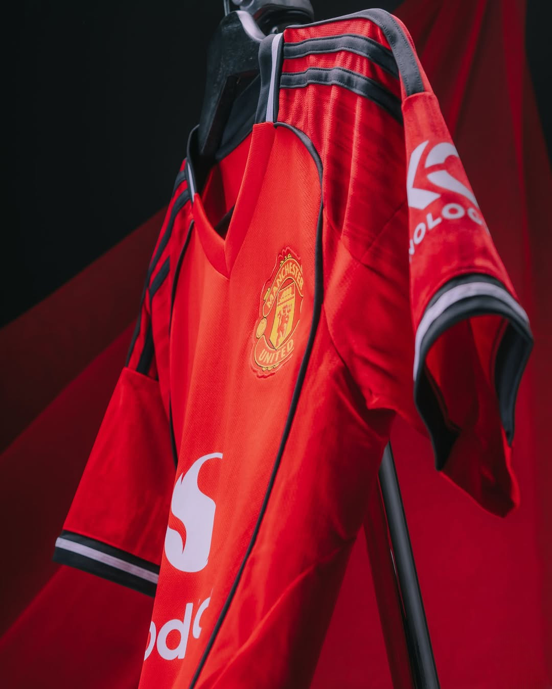 Manchester United 2025/26 Home Jersey (Player Version) – Champions Kit